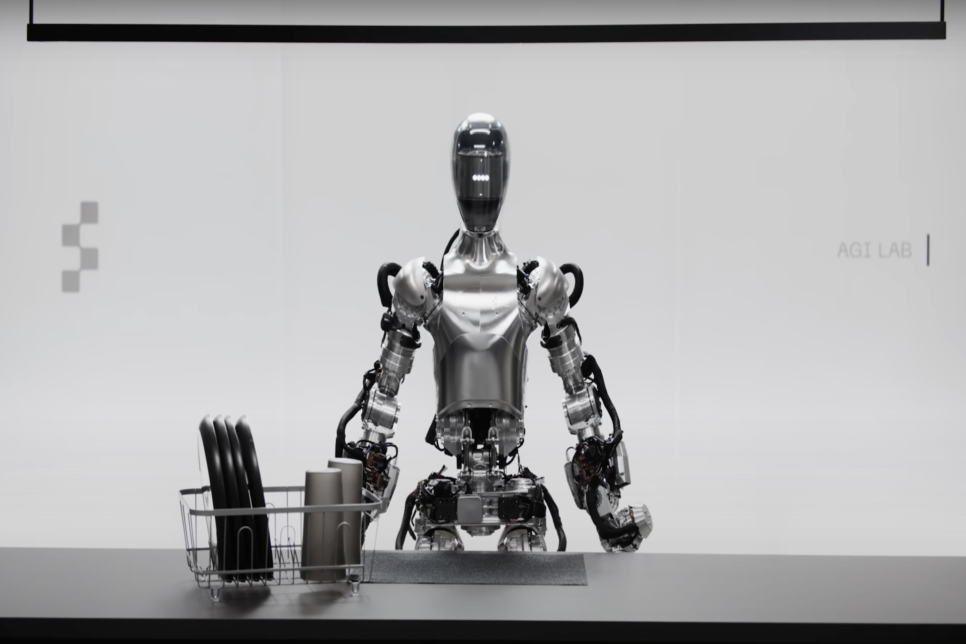 Humanoider Roboter Figure 01 bei BMW im Einsatz