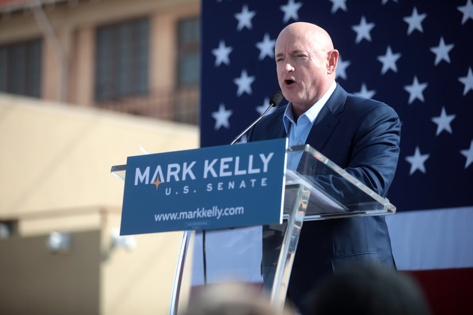 Geschäfte mit China: Mark Kelly unter Beschuss