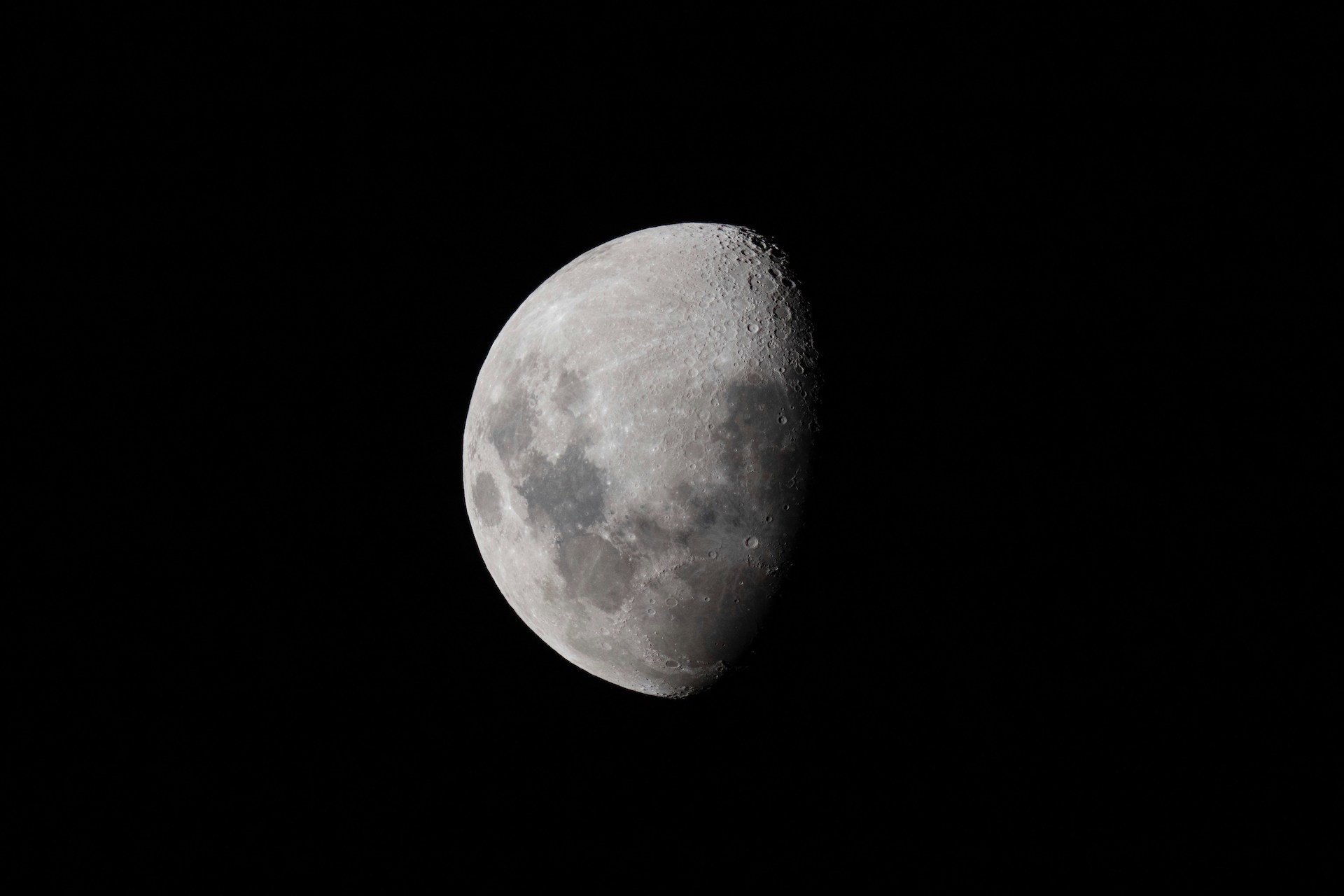 Erbgut einfrieren: Forscher planen "Arche" auf dem Mond