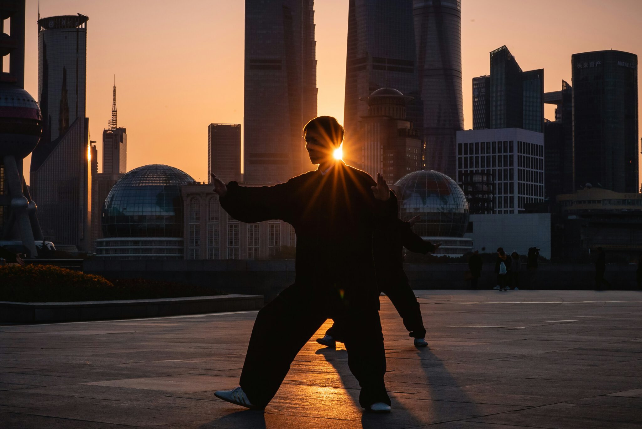 Tai Chi gegen Übergewicht: Sanfte Bewegung kräftigt den Körper